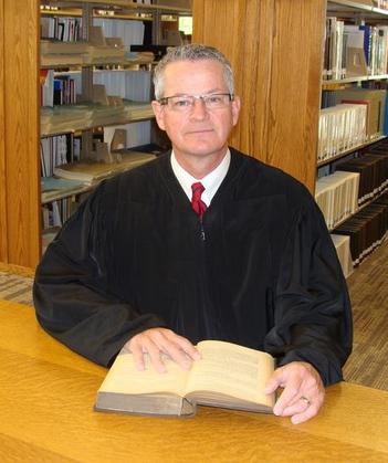 17th Circuit Court Judge Patrick Hillary speaks about domestic violence | The Rapidian