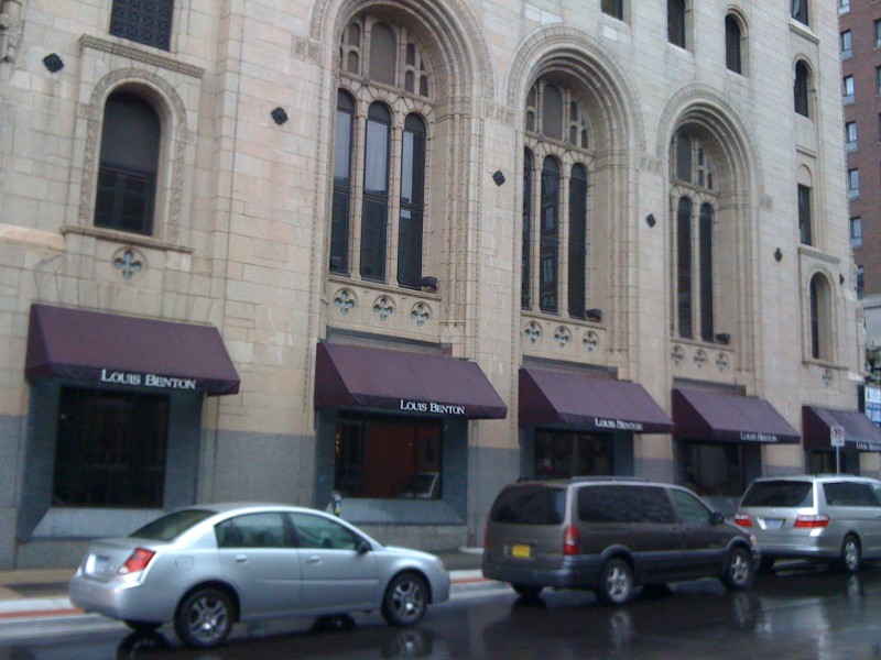 [Eat & Drink ArtPrize 2010] Louis Benton | The Rapidian